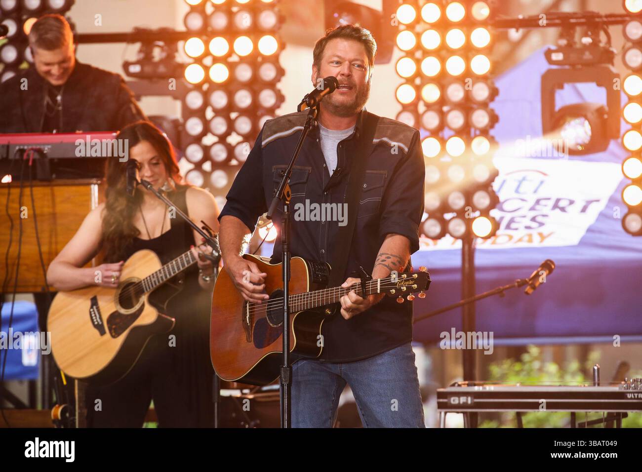Singer Blake Shelton performs on NBC's Today show at Rockefeller Plaza ...