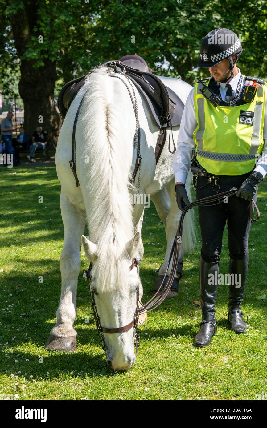 London, UK. 13th May, 2025. UK Weather; Spring time in St James Park ...