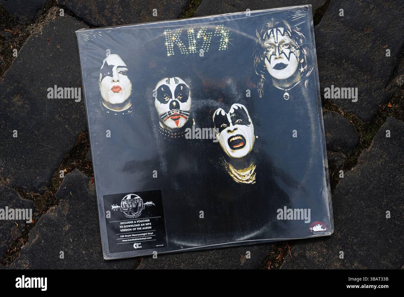 Kiss band hi-res stock photography and images - Alamy
