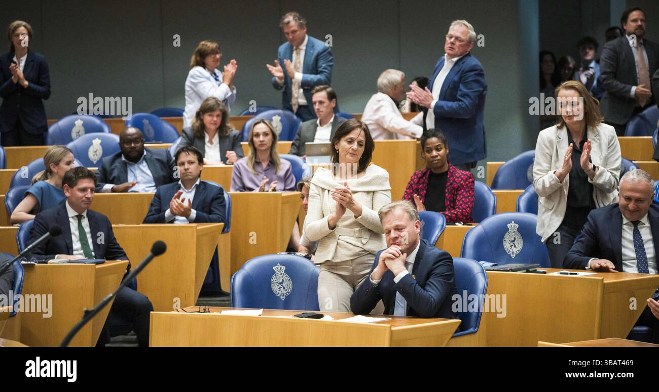 DEN HAAG - The House of Representatives is bidding farewell to Pieter ...