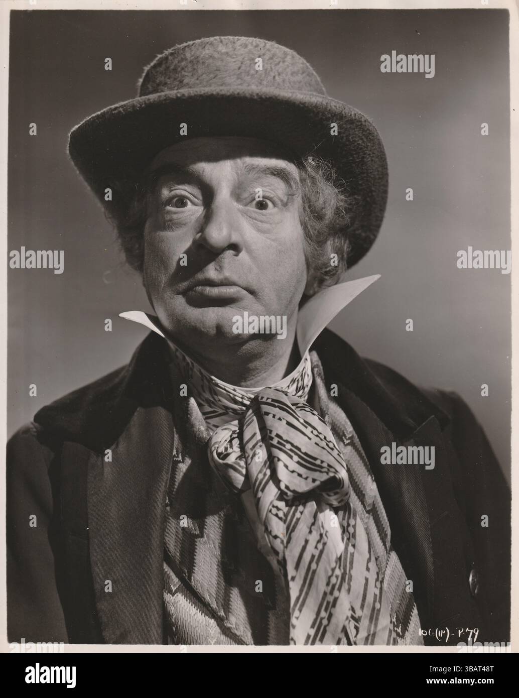 Great Expectations 1946 Dir: David Lean. Starring John Mills and Jean ...