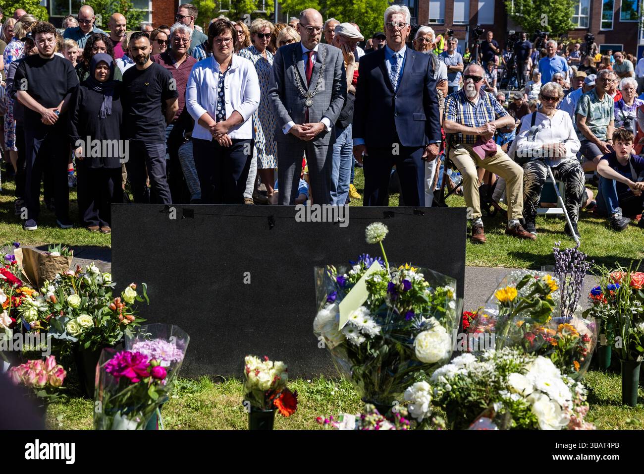 ENSCHEDE - Mayor Roelof Bleker and chairman Bram Distel of the ...