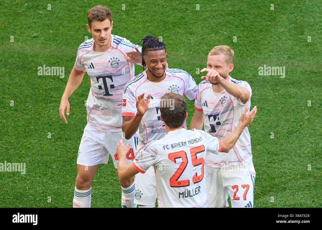 Thomas Mueller, Mueller, FCB 25 Michael Olise (FCB 17) Konrad Laimer ...