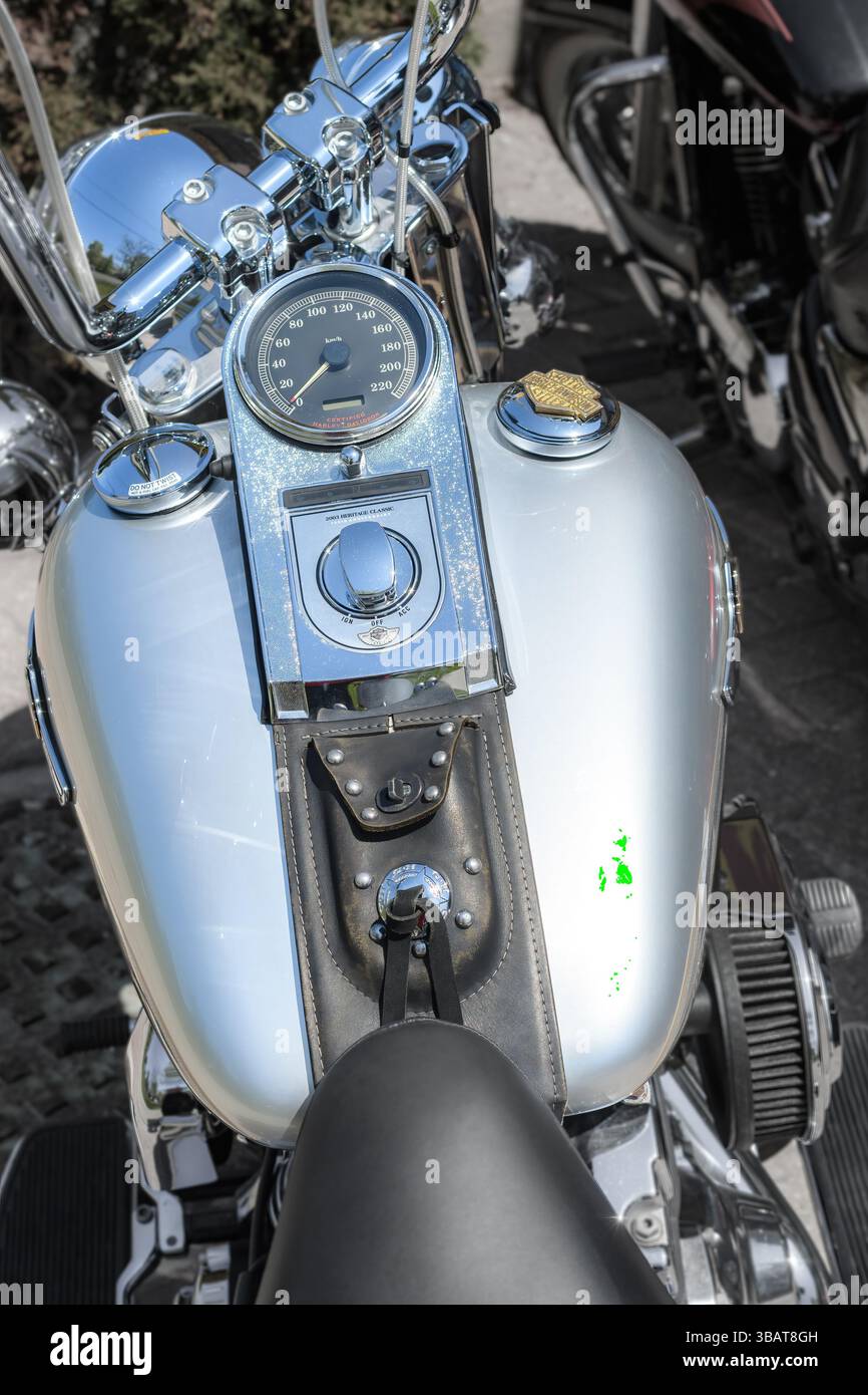Harley davidson gas tank hi-res stock photography and images - Alamy