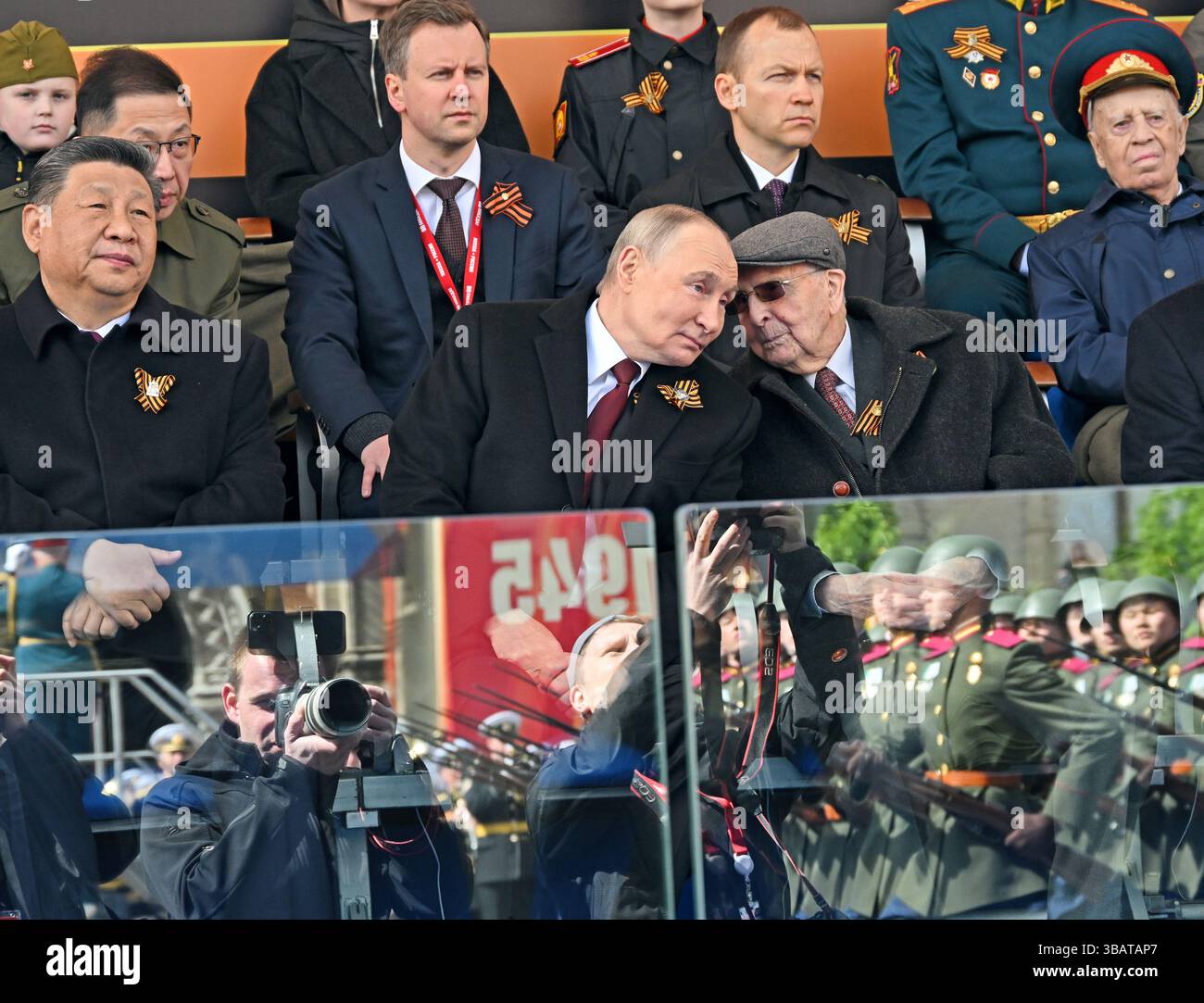 Moscow, Russia. 09th May, 2025. Chinese President Xi Jinping (left) and ...