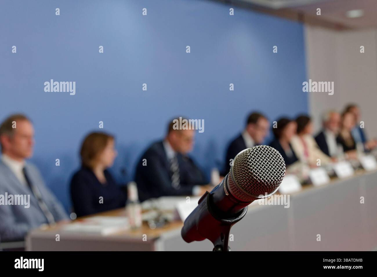 Jahresgutachten Integration und Migration 2025 2025-05-13 Deutschland ...