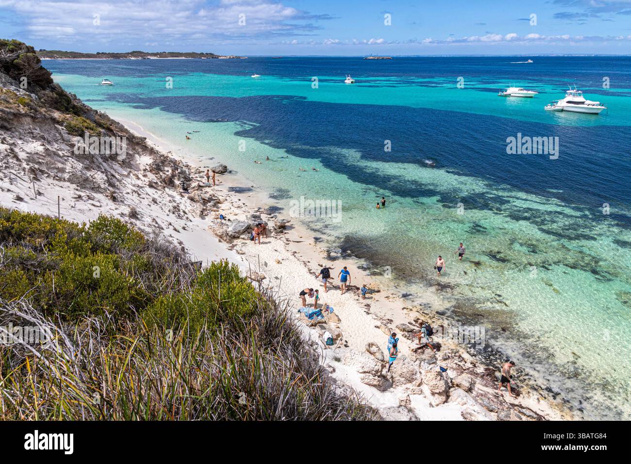 The white sandy beach of Porpoise Bay on Rottnest Island, (Wadjemup ...