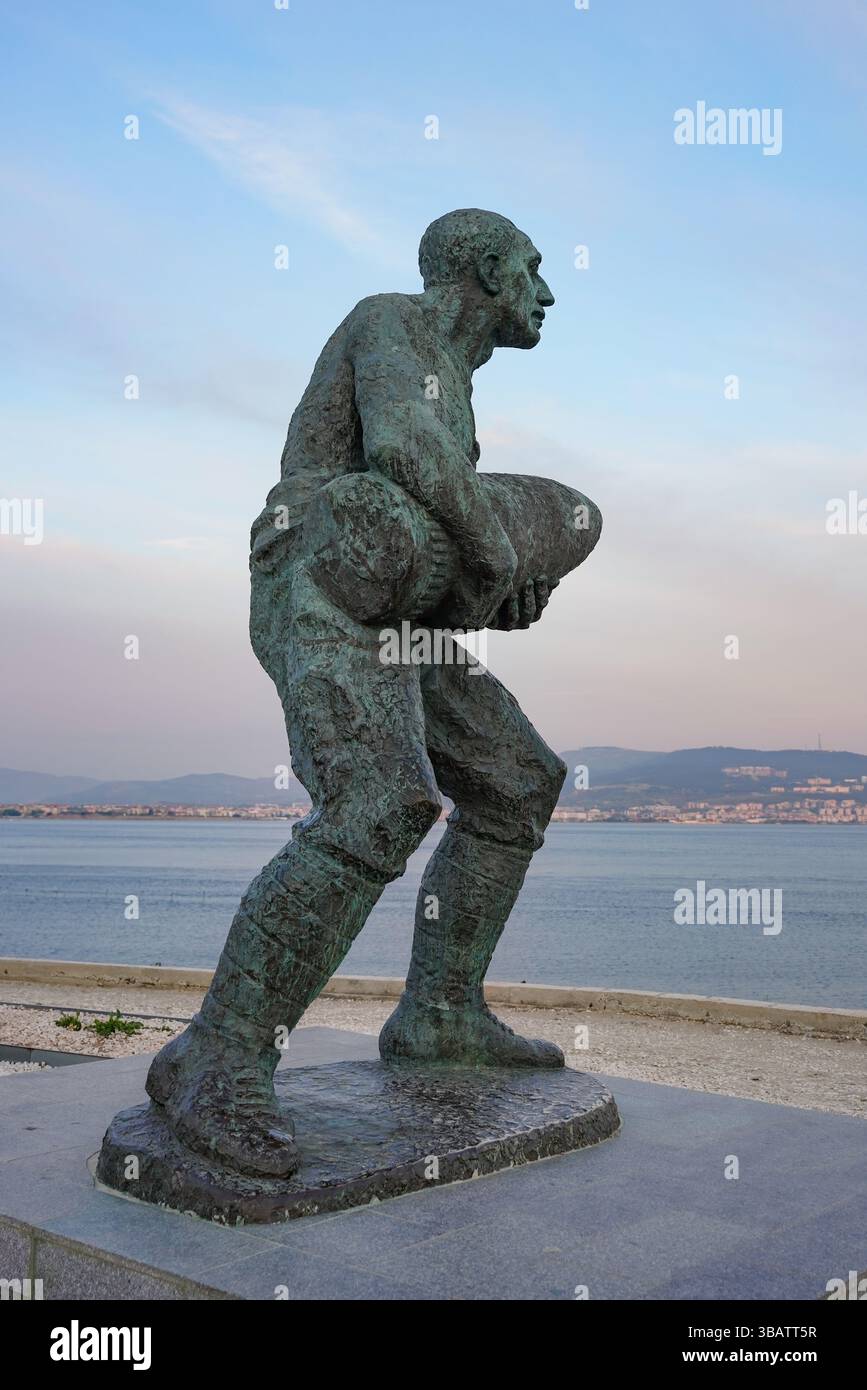 CANAKKALE, TURKIYE - APRIL 24, 2025: Corporal Seyit Statue in Gelibolu ...