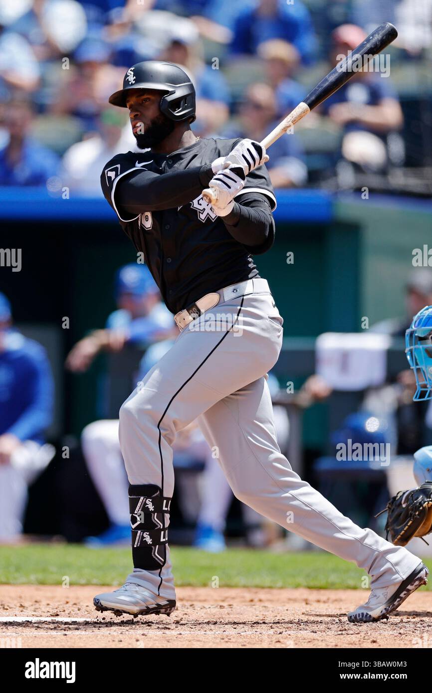 KANSAS CITY, MO - MAY 08: Chicago White Sox outfielder Luis Robert Jr ...