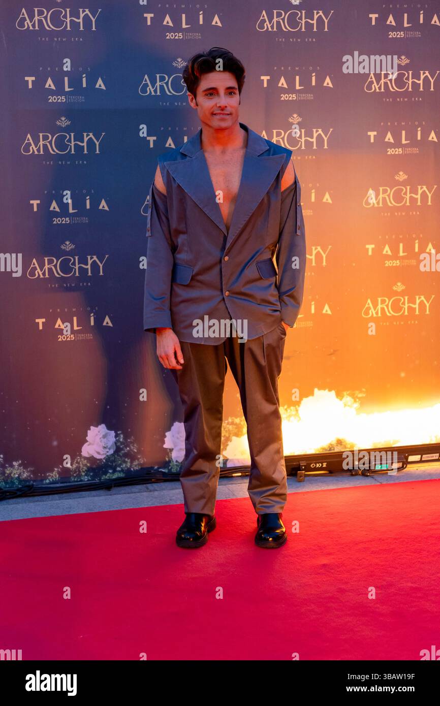 The Talía Awards 2025 celebrate stage excellence in Madrid Aaron Cobos ...
