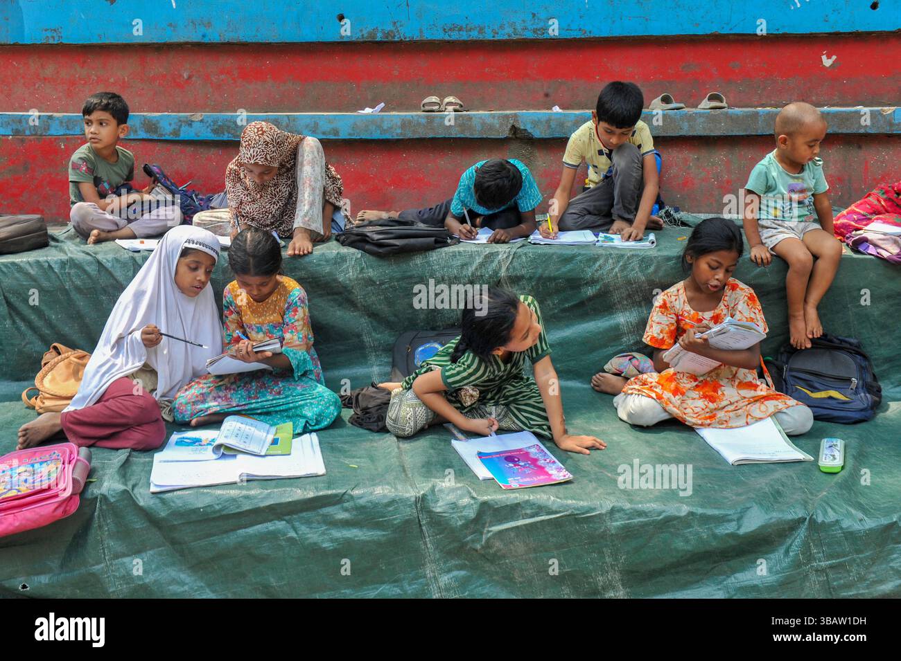 Chittagong, Bangladesh. 09th May, 2025. Children taking outdoor class ...