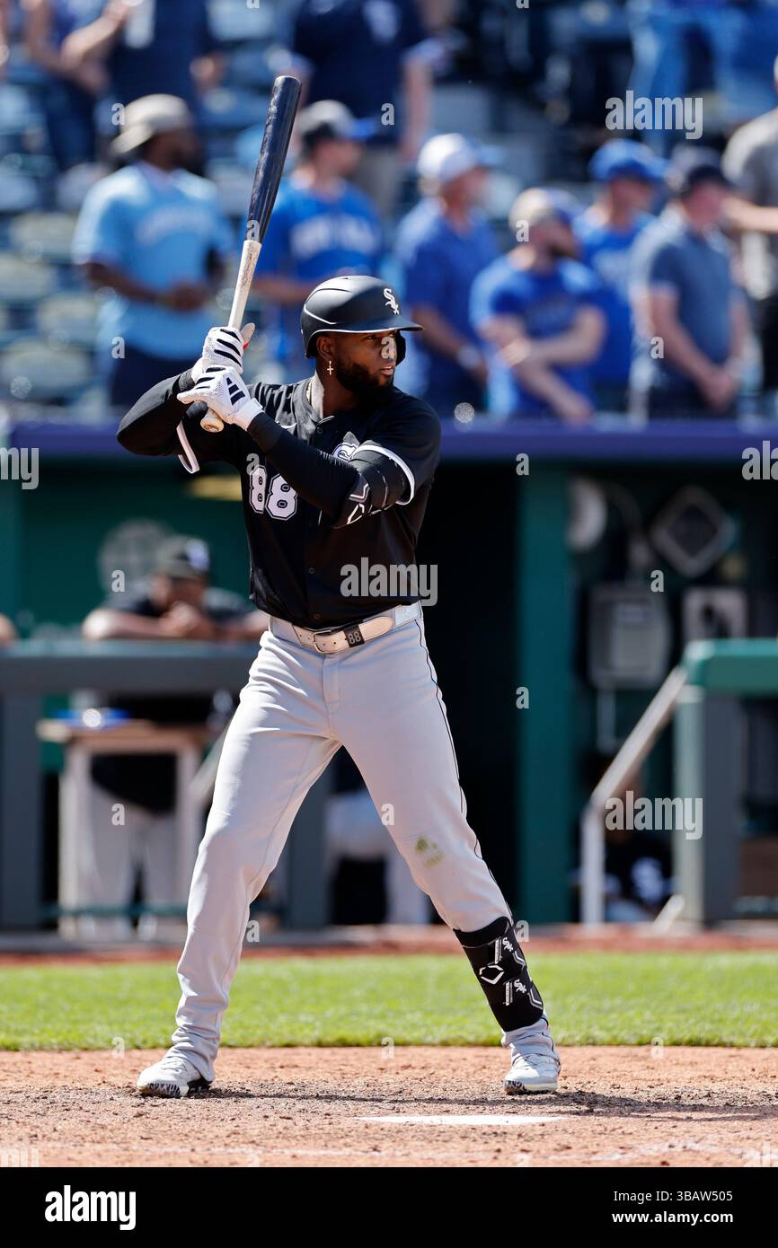 KANSAS CITY, MO - MAY 08: Chicago White Sox outfielder Luis Robert Jr ...