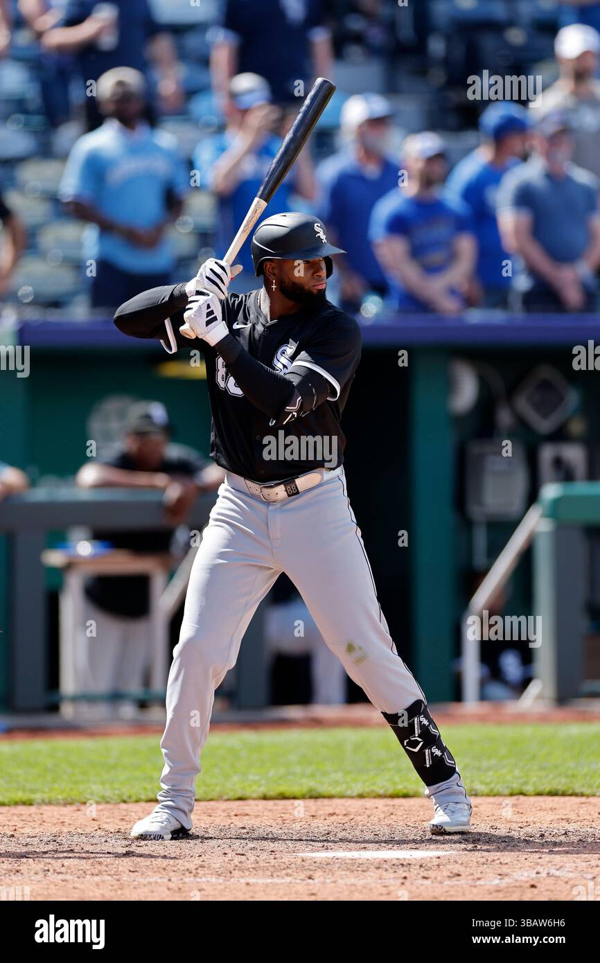 KANSAS CITY, MO - MAY 08: Chicago White Sox outfielder Luis Robert Jr ...