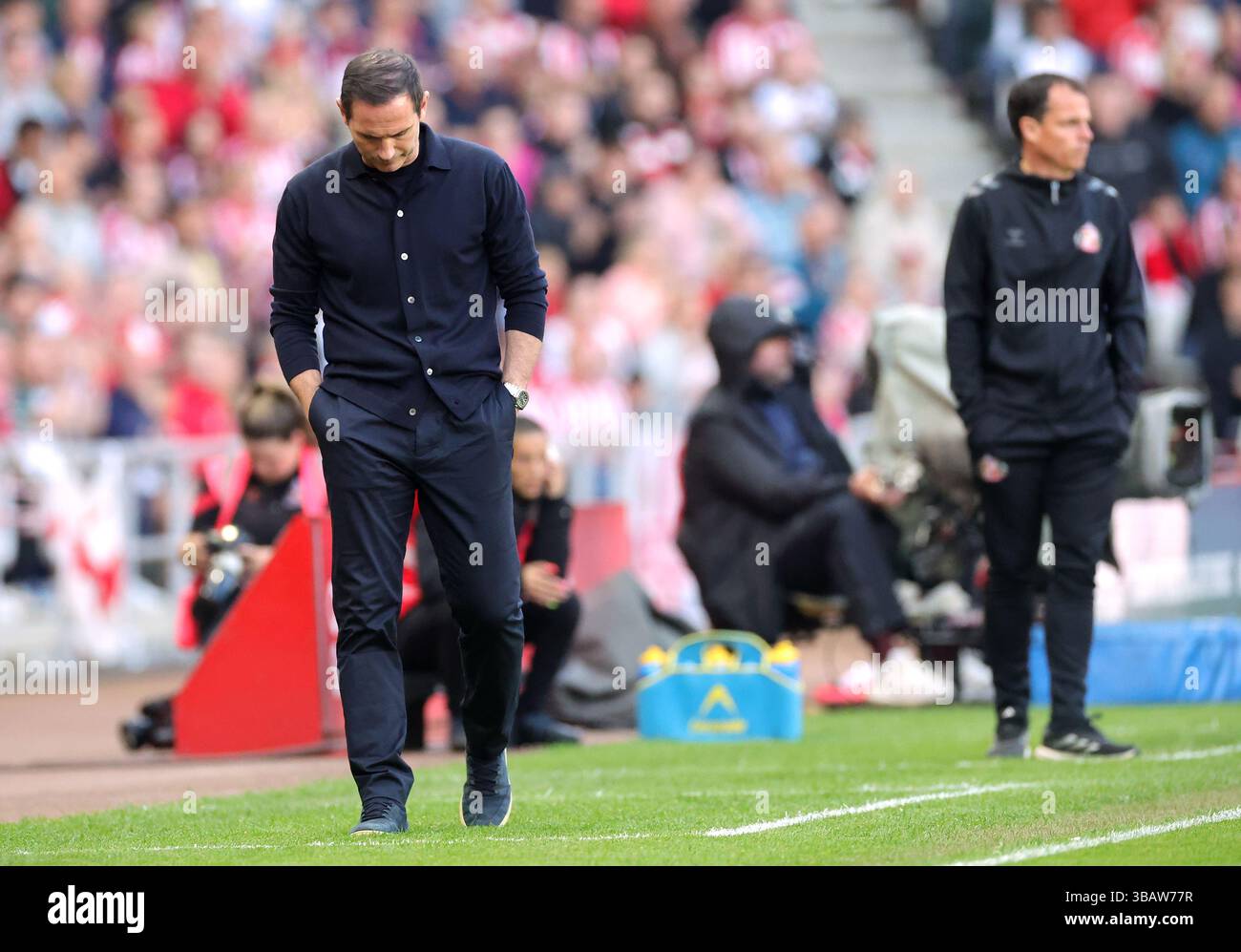 Coventry City head coach Frank Lampard during the Sky Bet Championship ...