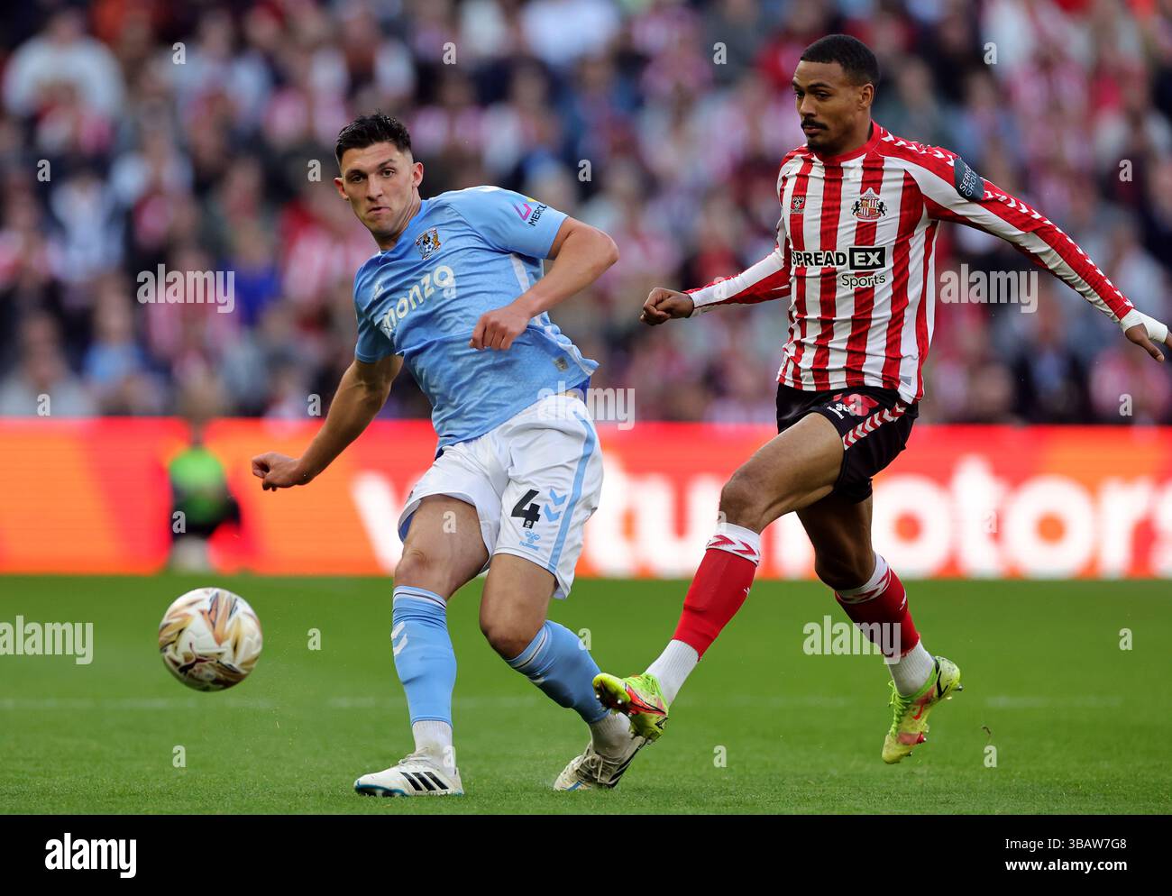 Coventry City's Bobby Thomas and Sunderland's Wilson Isidor (right ...
