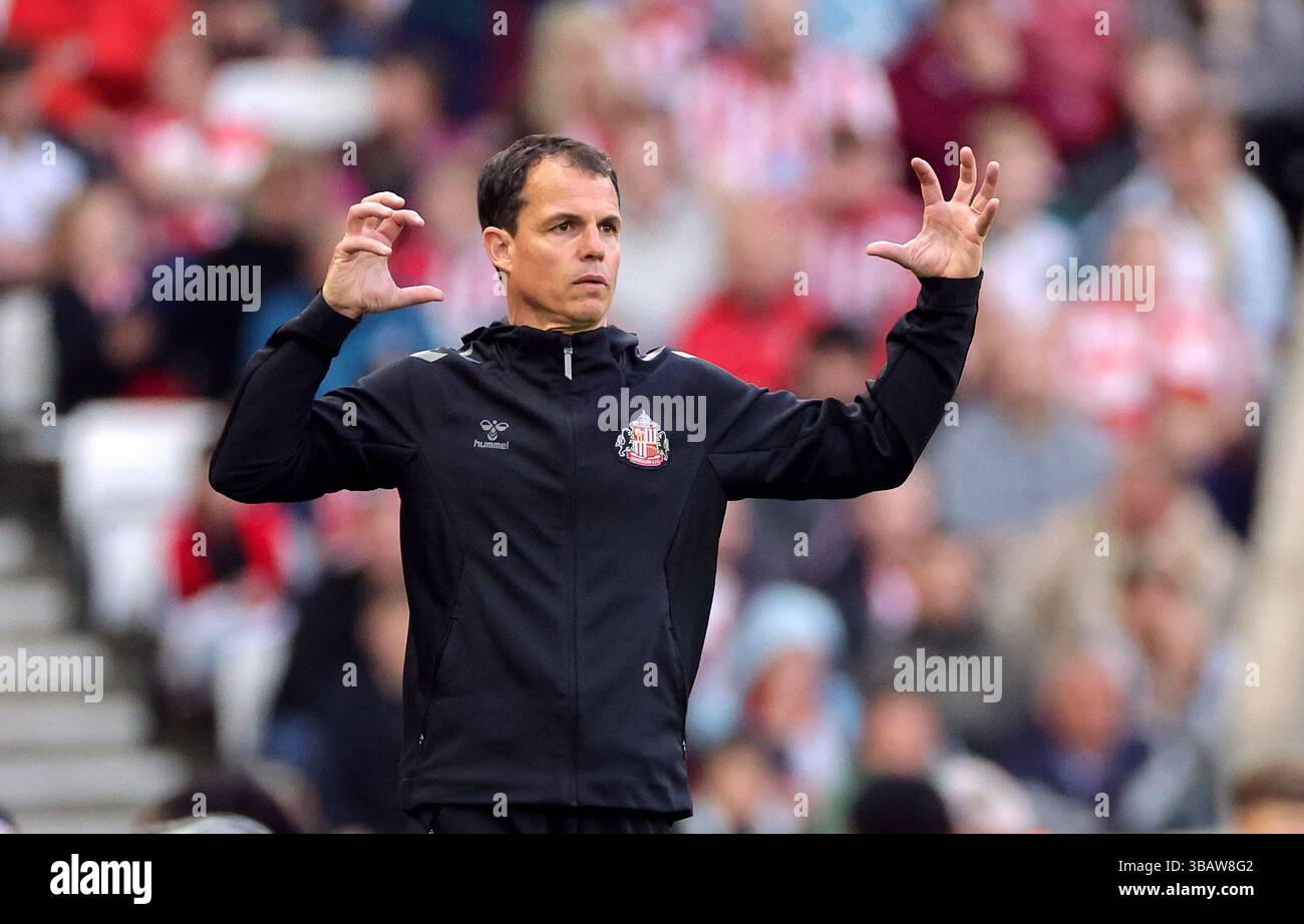 Sunderland manager Regis Le Bris during the Sky Bet Championship play ...