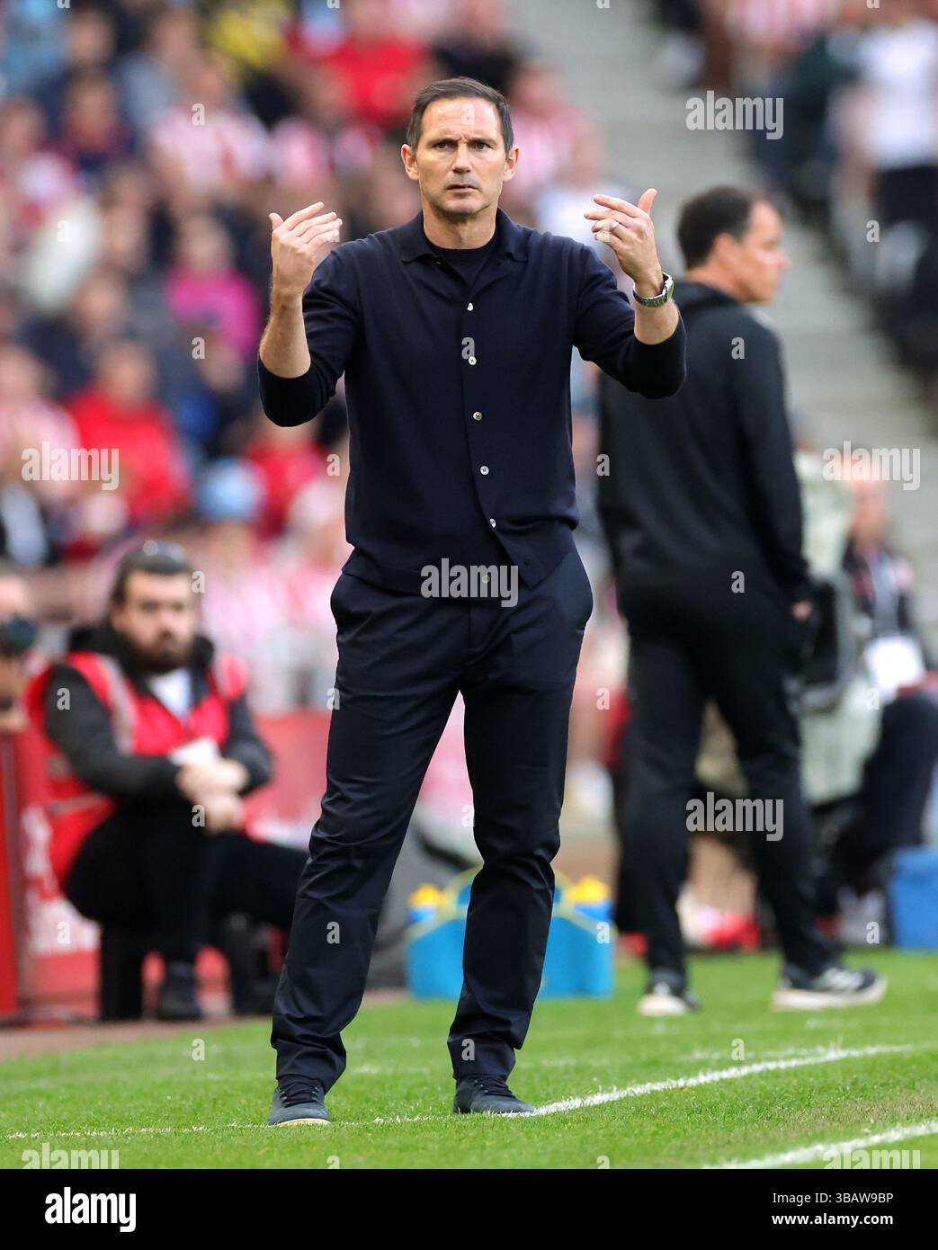 Coventry City head coach Frank Lampard during the Sky Bet Championship ...