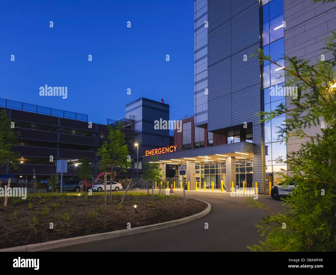 Utica, NY - Jun 11, 2024: Night view of the Emergency Room of Wynn ...
