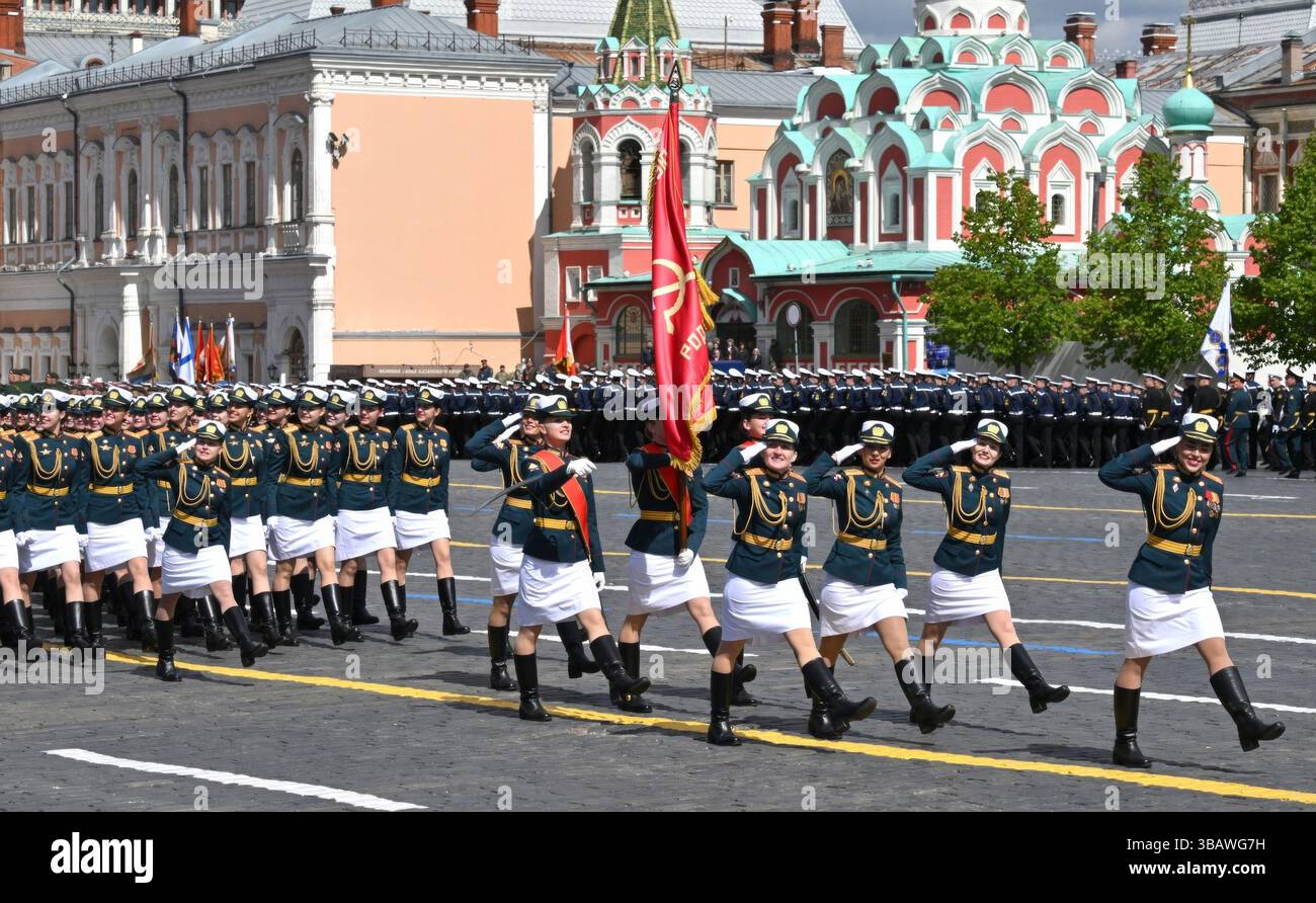 Moscow, Russia. 09 May, 2025. Russian women’s army soldiers salute as ...
