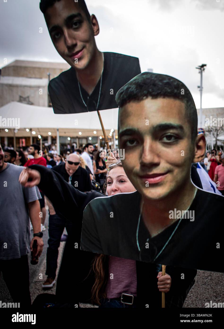 May 12, 2025, Tel Aviv, Israel: An Israeli girl points her finger as ...
