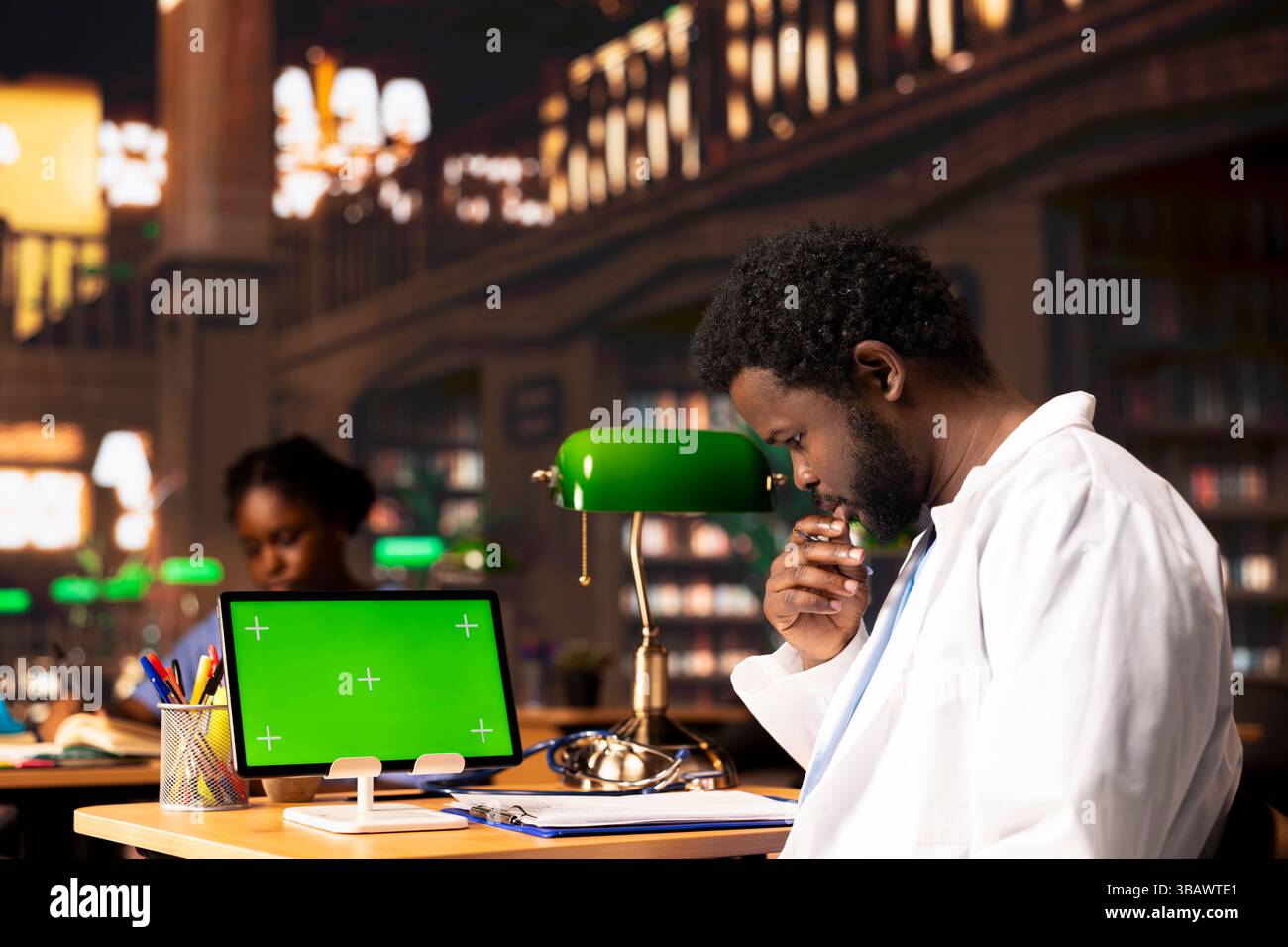 Medical student uses books hi-res stock photography and images - Alamy