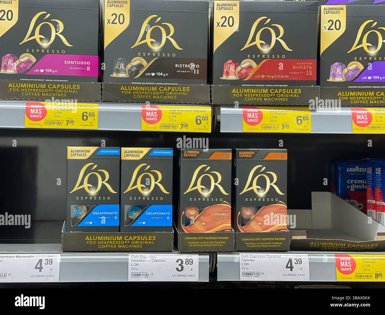 Lor coffee hi-res stock photography and images - Alamy