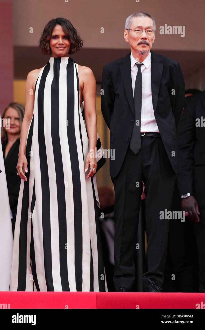 Jury members Halle Berry, left, and Hong Sang-soo pose for ...
