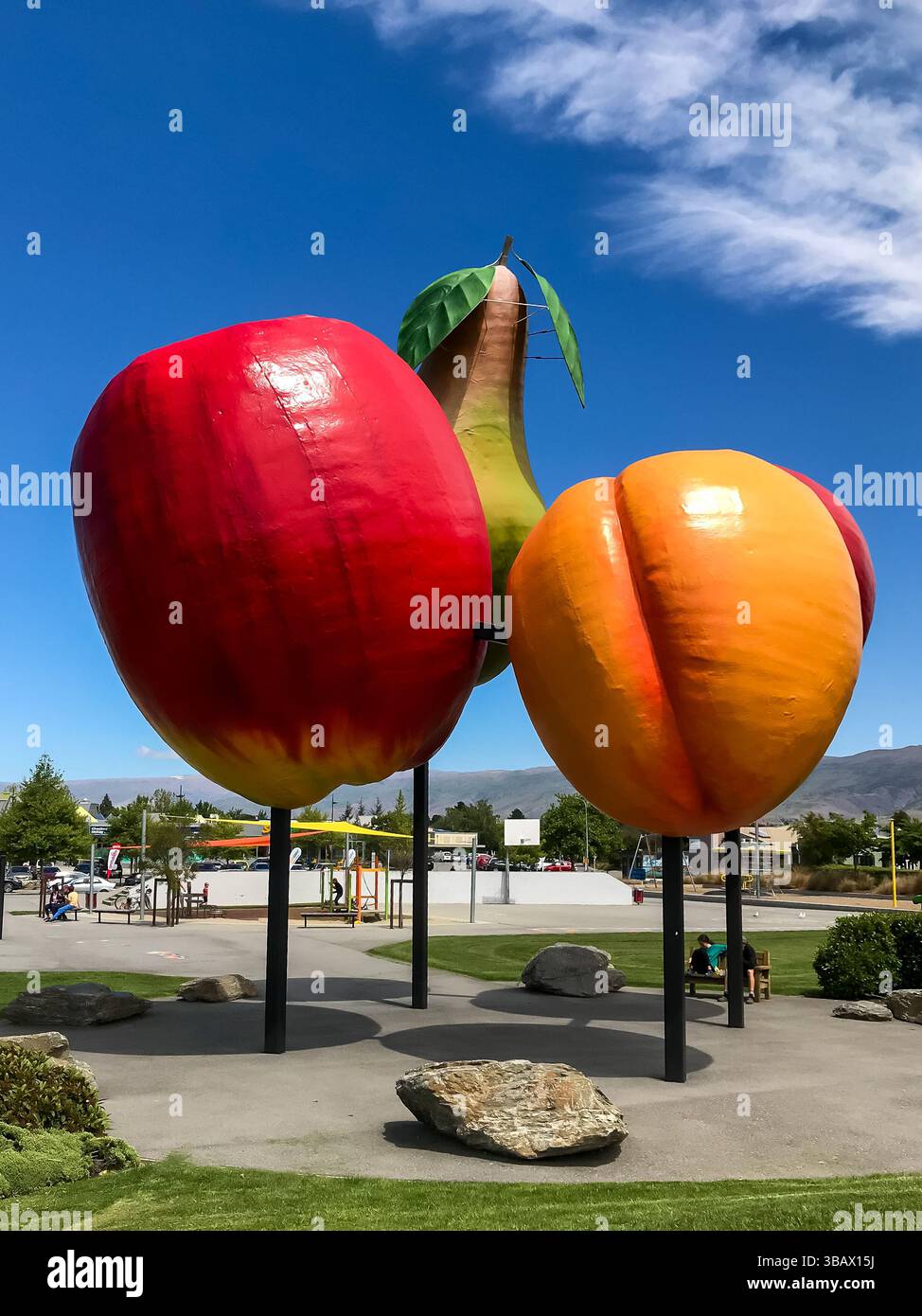 This giant fruit sculpture on the outskirts of Cromwell indicates the ...