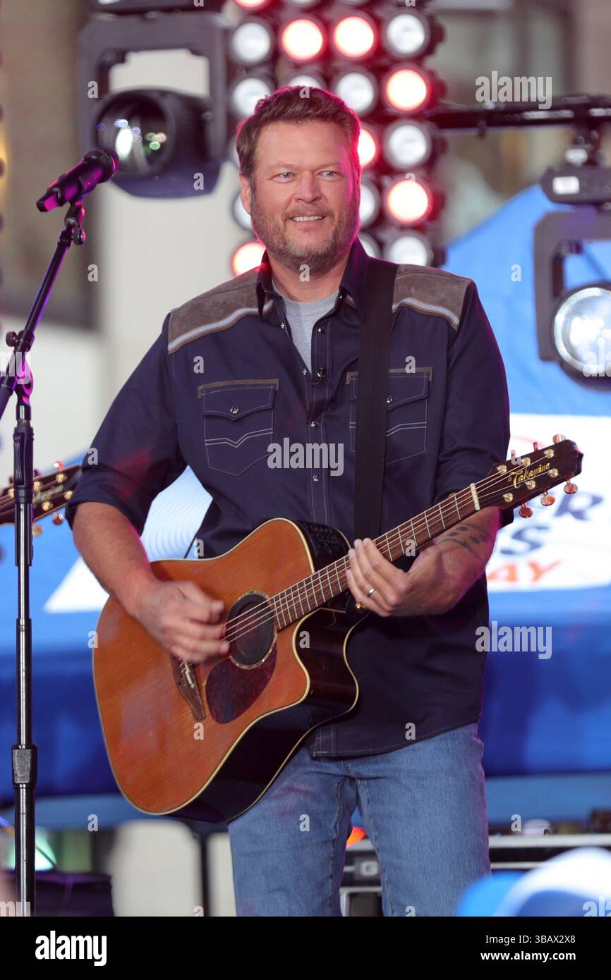 NEW YORK, NY - MAY 13, 2025: Country music star Blake Shelton performs ...