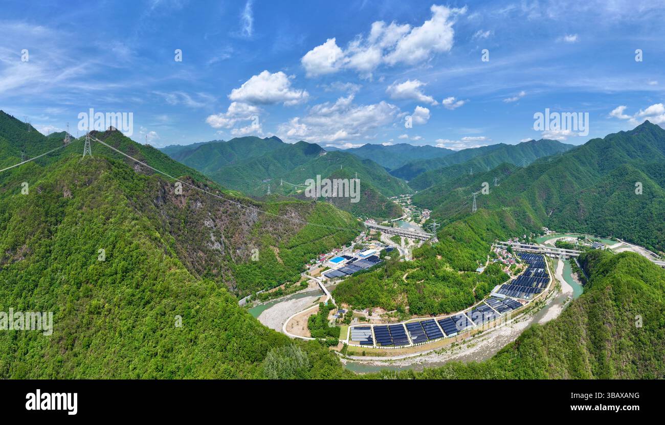 HANZHONG, CHINA - MAY 13, 2025 - The À 800-kilovolt ultra-high voltage ...