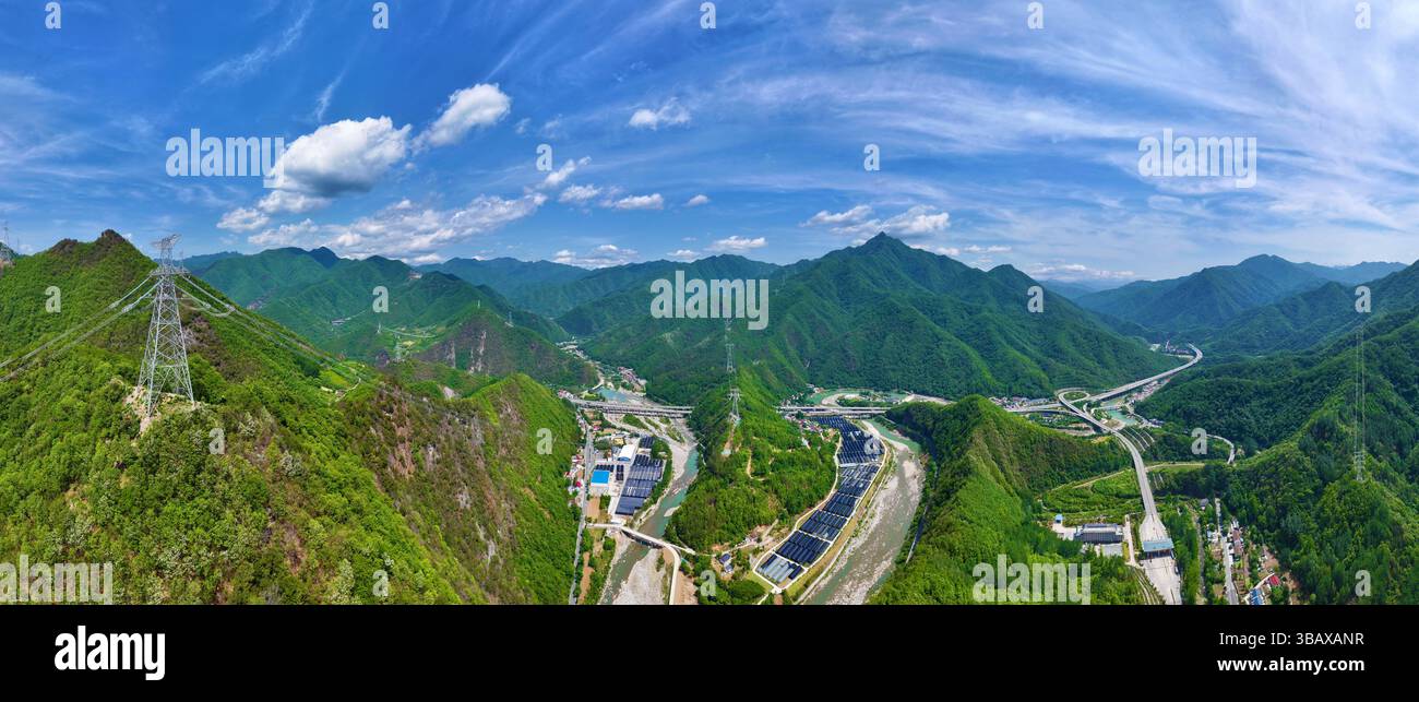 HANZHONG, CHINA - MAY 13, 2025 - The À 800-kilovolt ultra-high voltage ...