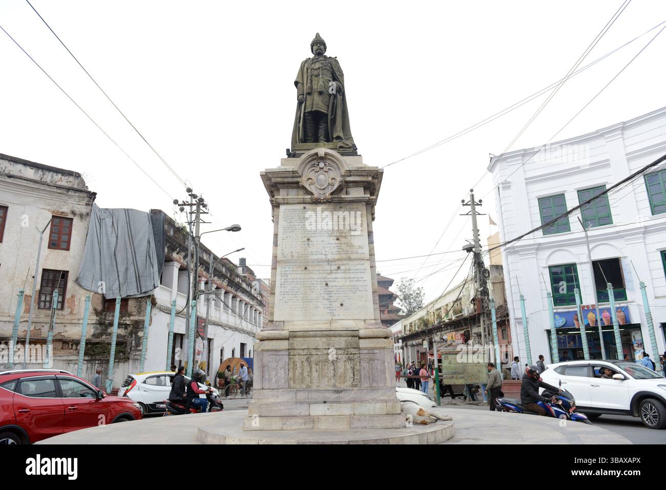 Juddha Shumsher Jung Bahadur memorial at the roundabout by New Road and ...