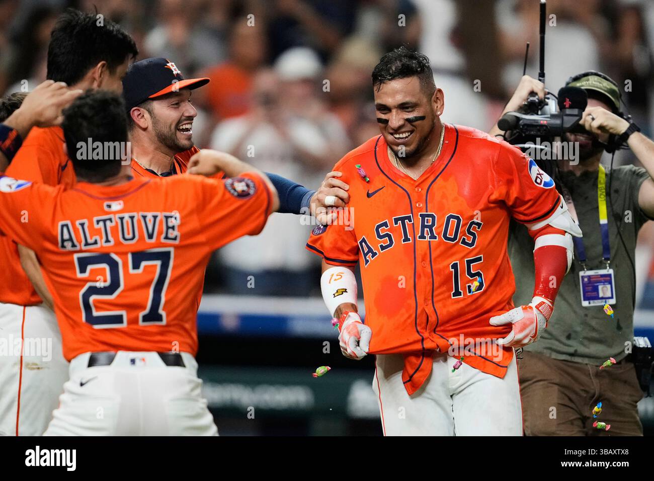 Houston Astros' Isaac Paredes (15) celebrates with teammates after ...