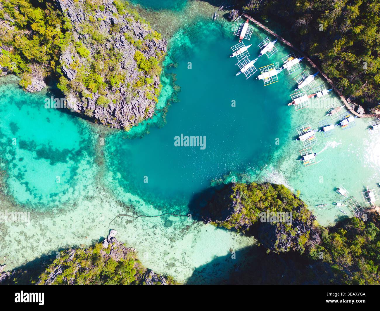Aerial view of beautiful lagoons and limestone cliffs of Coron, Palawan ...