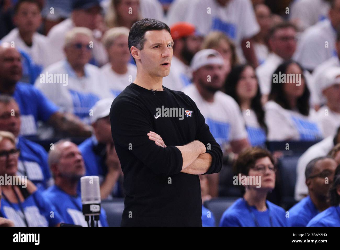 Oklahoma City Thunder head coach Mark Daigneault watches play against ...
