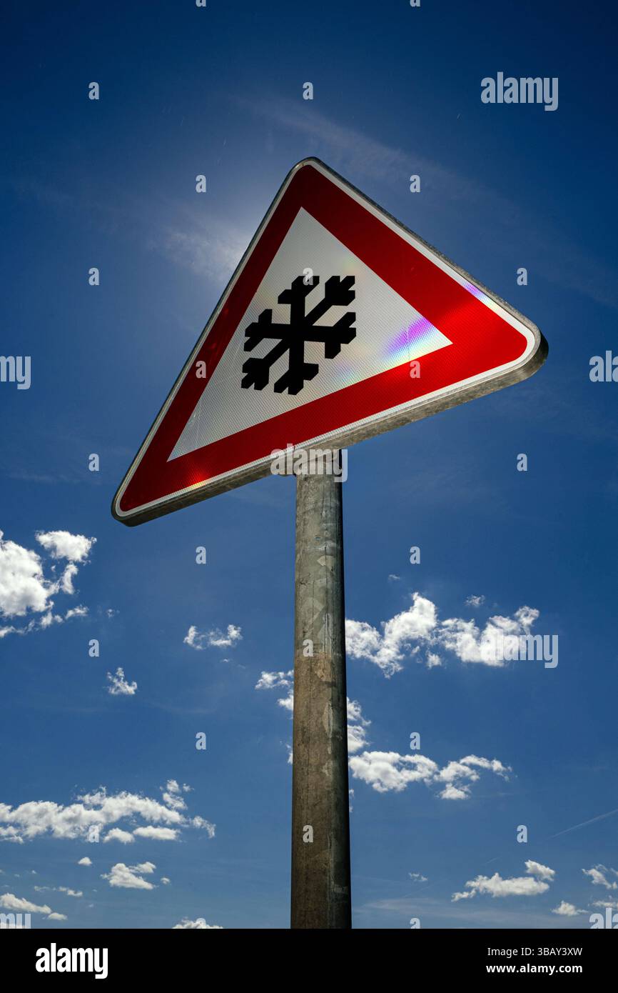 Wunderbar Verkehrszeichen Mit Schneeflocke Bild