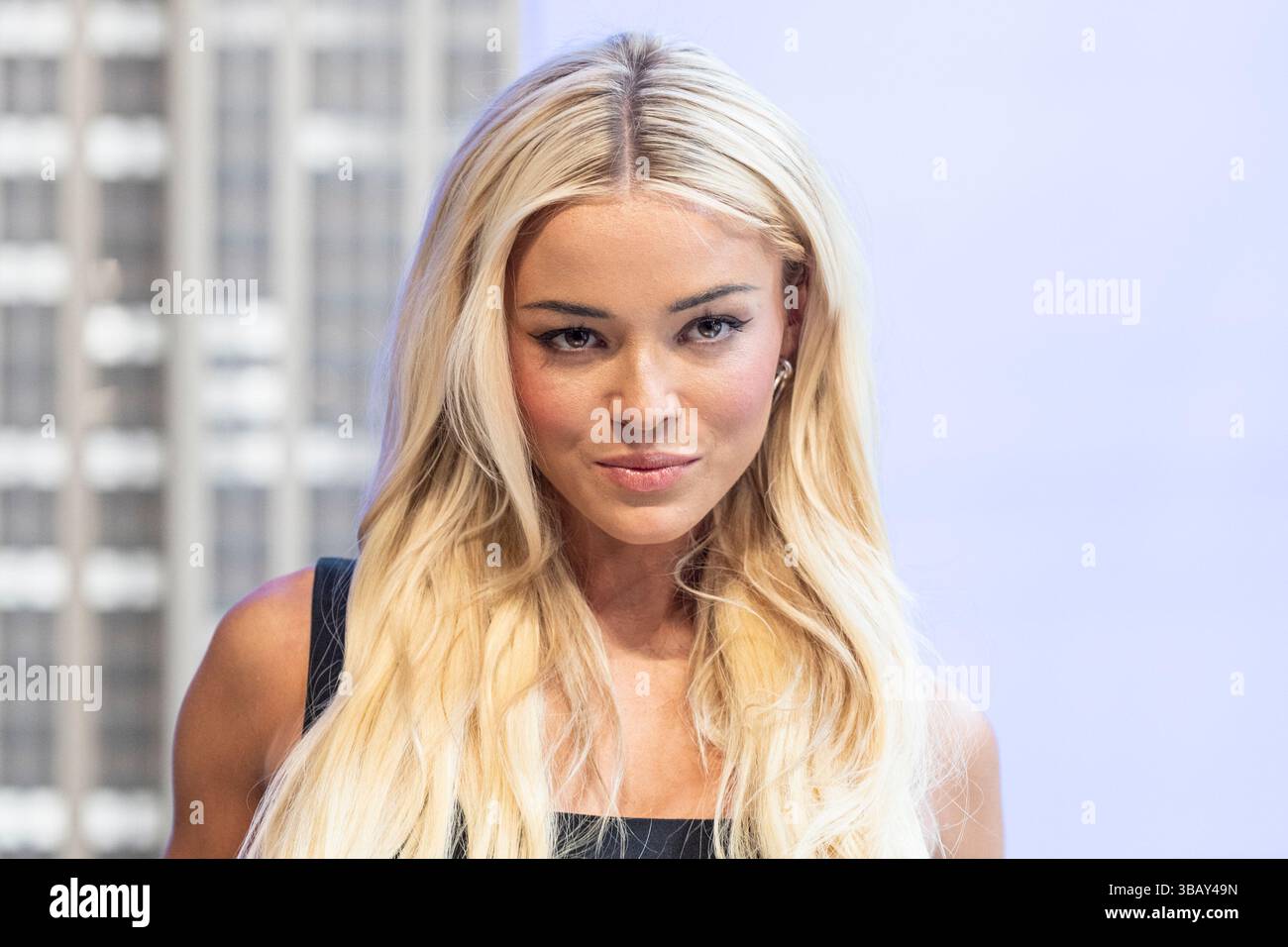 Livvy dunne hi-res stock photography and images - Alamy