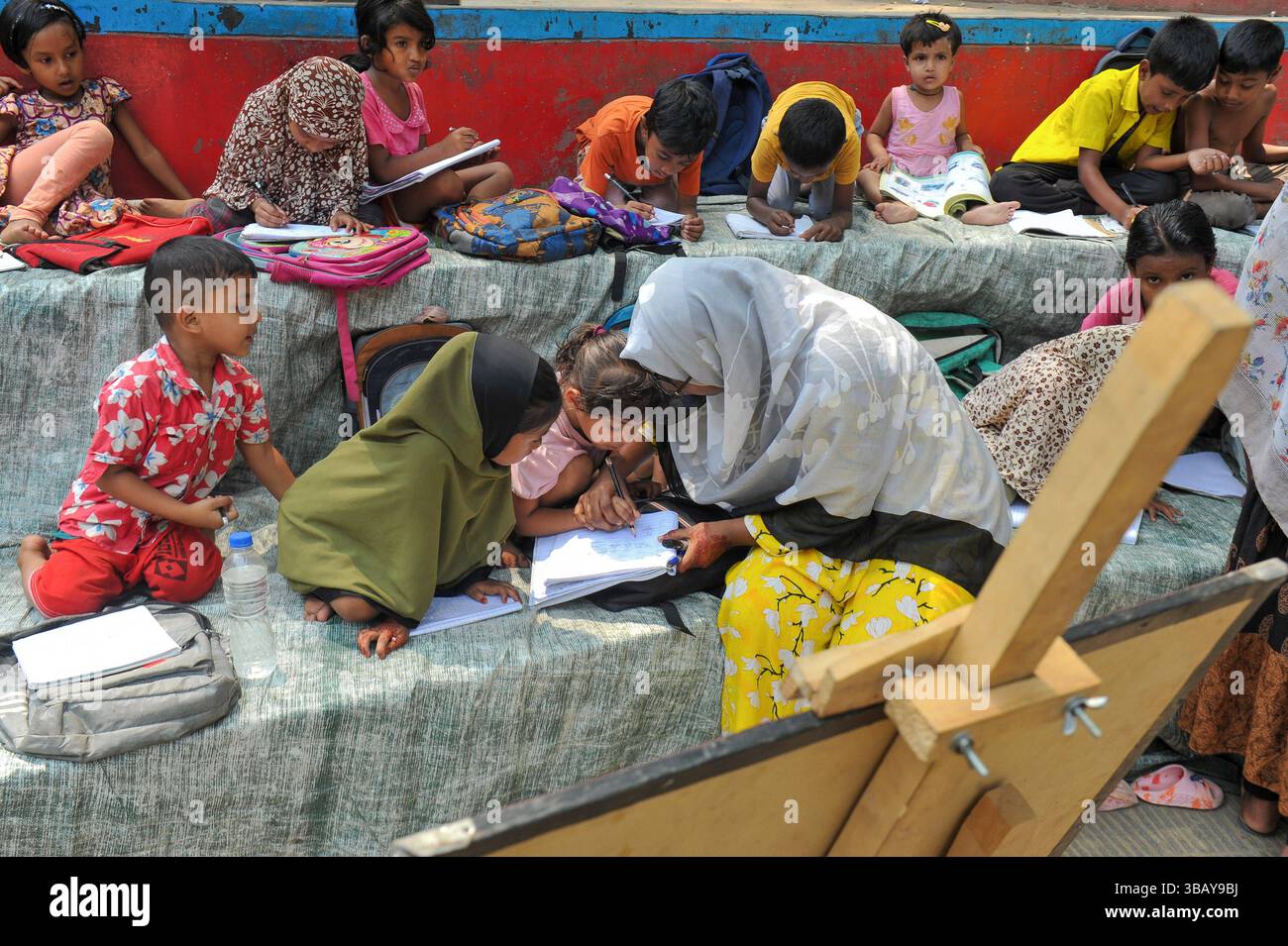 Classes For Homeless Children in Bangladesh Children taking outdoor ...