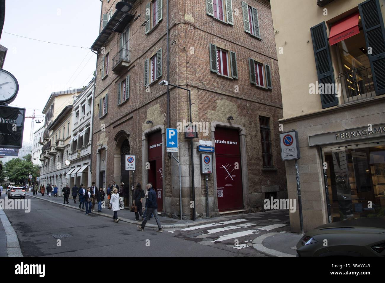 Milan, new ZTL fashion quadrilateral, cameras and access points Stock ...