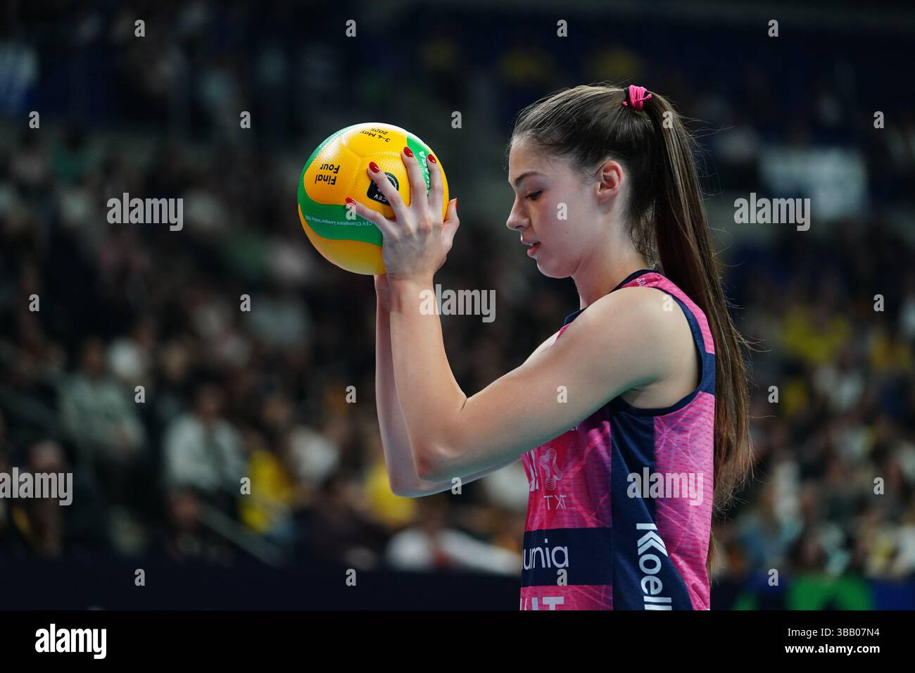 ISTANBUL, TURKIYE - MAY 04, 2025: Hena Kurtagic in Vero Volley Milano ...