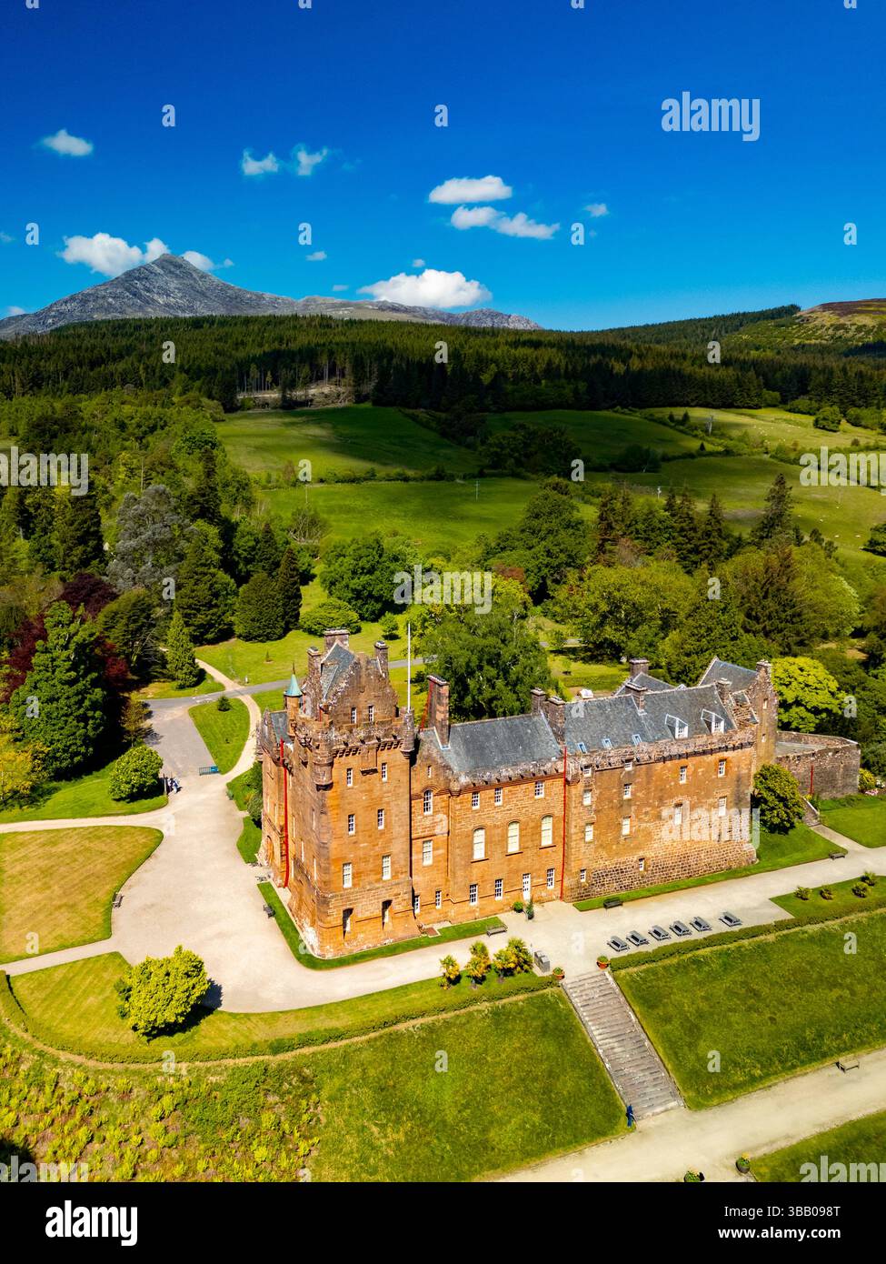 Brodick castle hi-res stock photography and images - Alamy