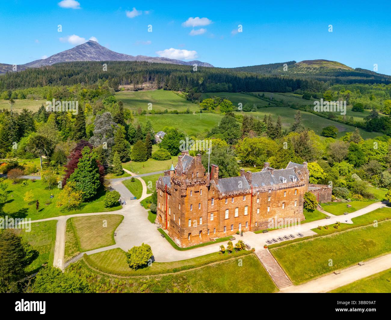 Brodick castle hi-res stock photography and images - Alamy
