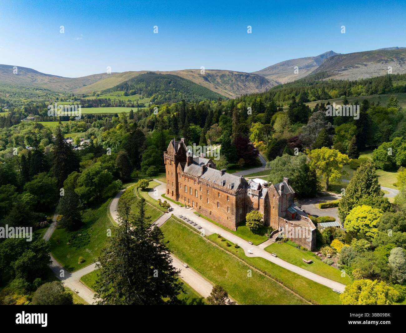 Brodick castle hi-res stock photography and images - Alamy