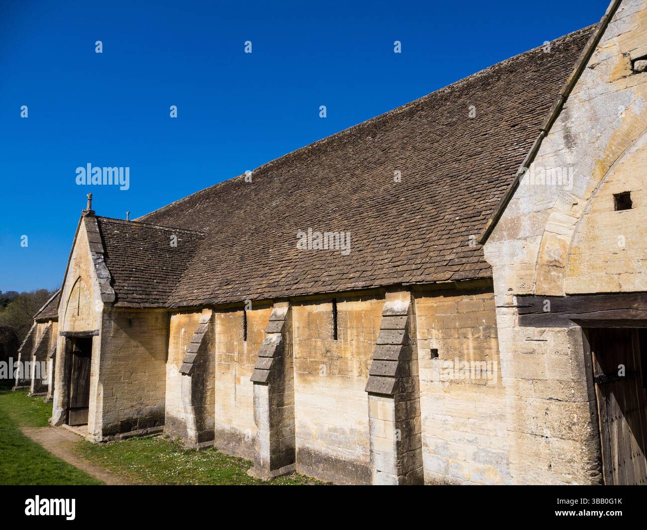 Tithe Barn, Historic Building ,Barton Farm Country Park, Bradford-on ...