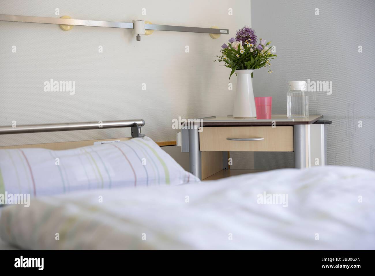 Zimmer Krankenhaus 14052025 - Ein Krankenzimmer im Katholischen ...