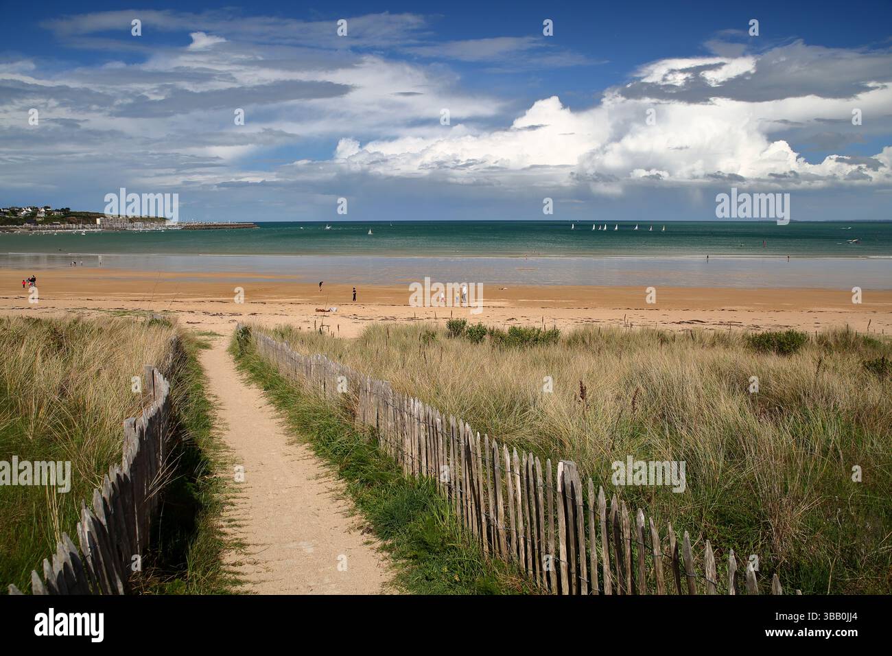 The Grande plage (main beach) of Saint Cast Le Guildo, Brittany, Cotes ...