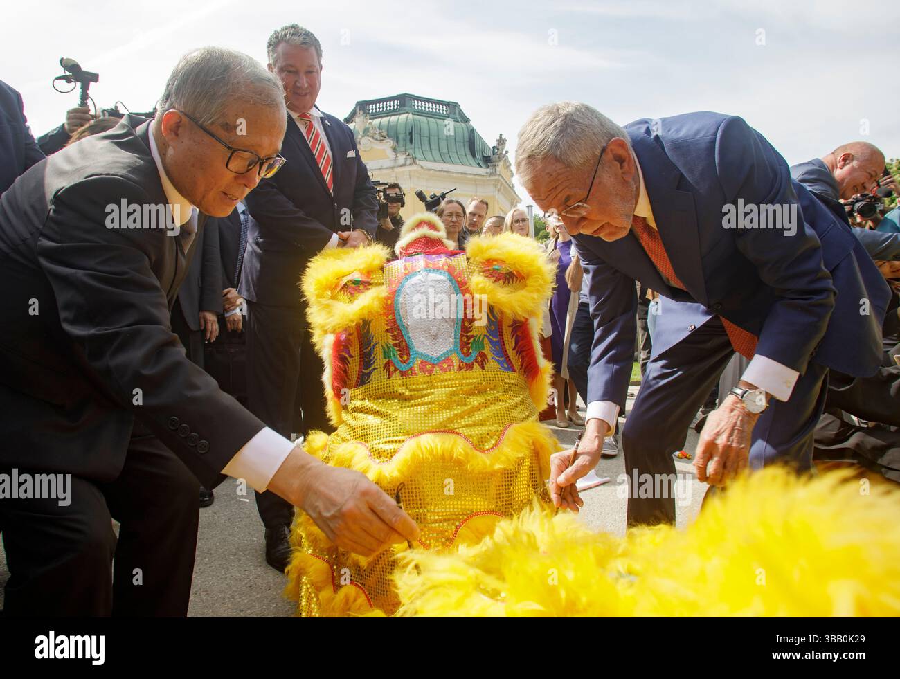 Vienna, Austria. 14th May, 2025. AUSTRIA; VIENNA; 20250514; R-L ...