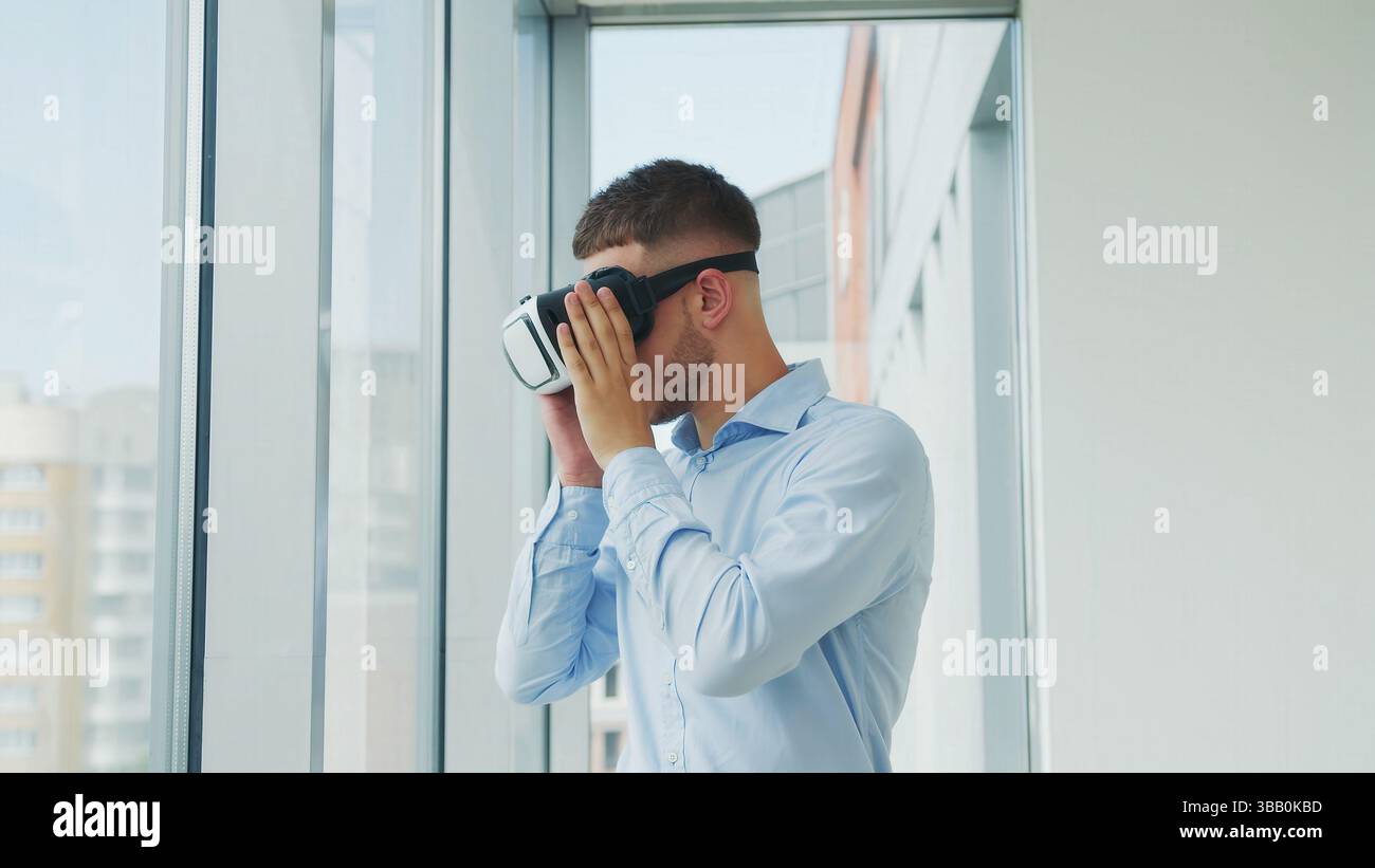 Modern building large window hi-res stock photography and images - Alamy