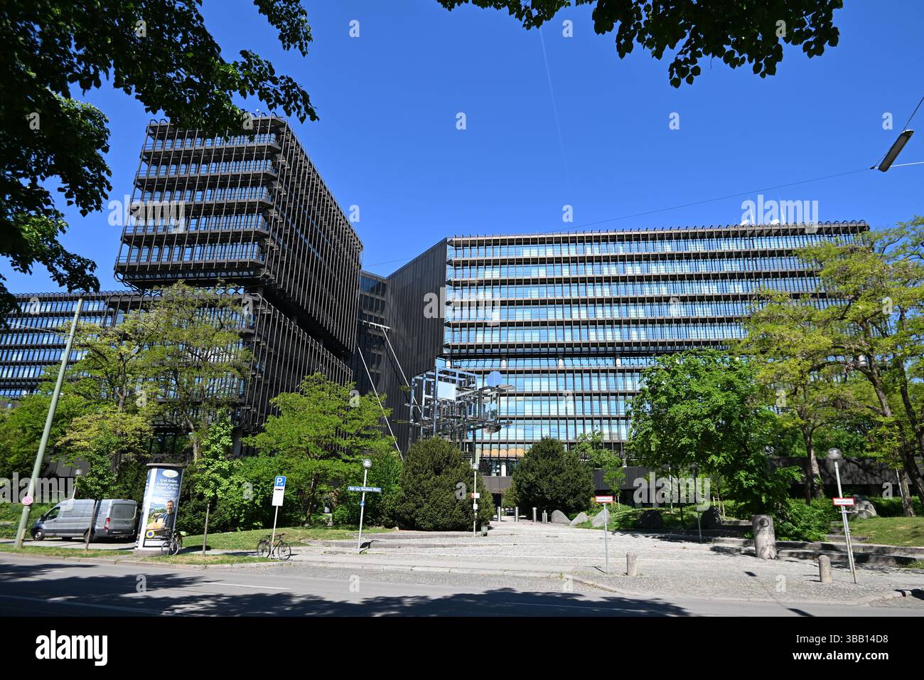 EPO, European Patent Office, exterior view, building at Erhardtstrasse ...