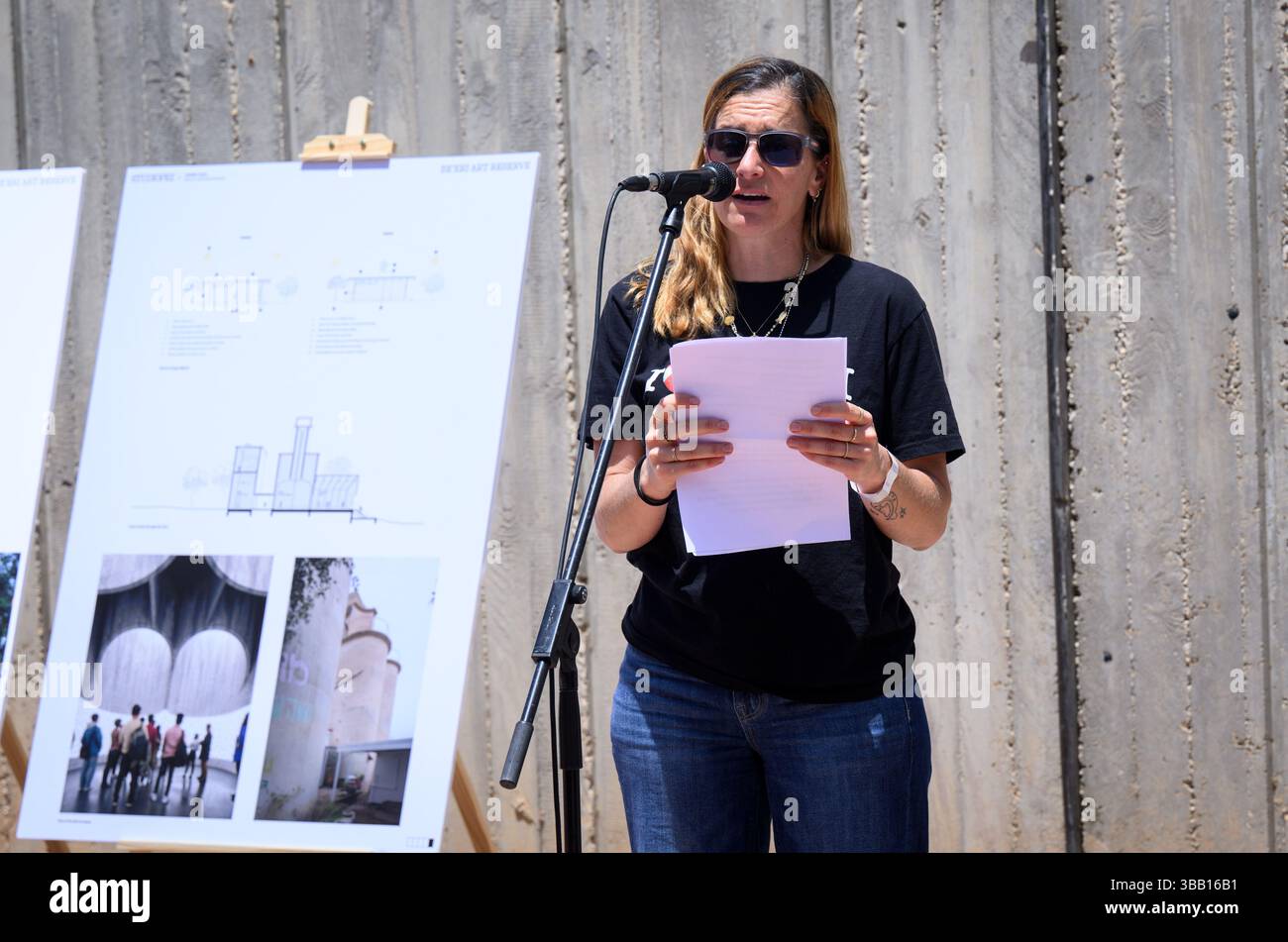 14 May 2025, Israel, Beeri (be'eri): Sharon Cohen, former resident ...